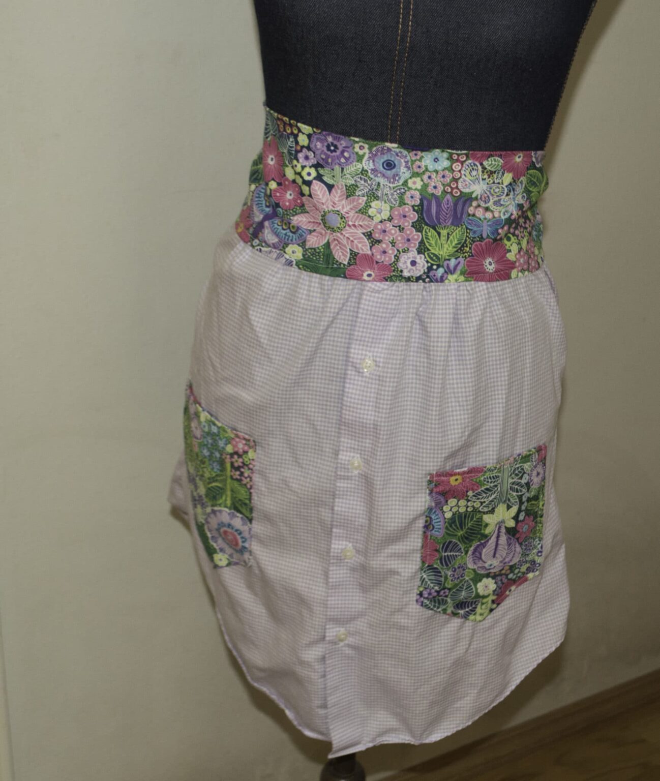 Make an Apron From a Man's Shirt - Sew Very Crafty