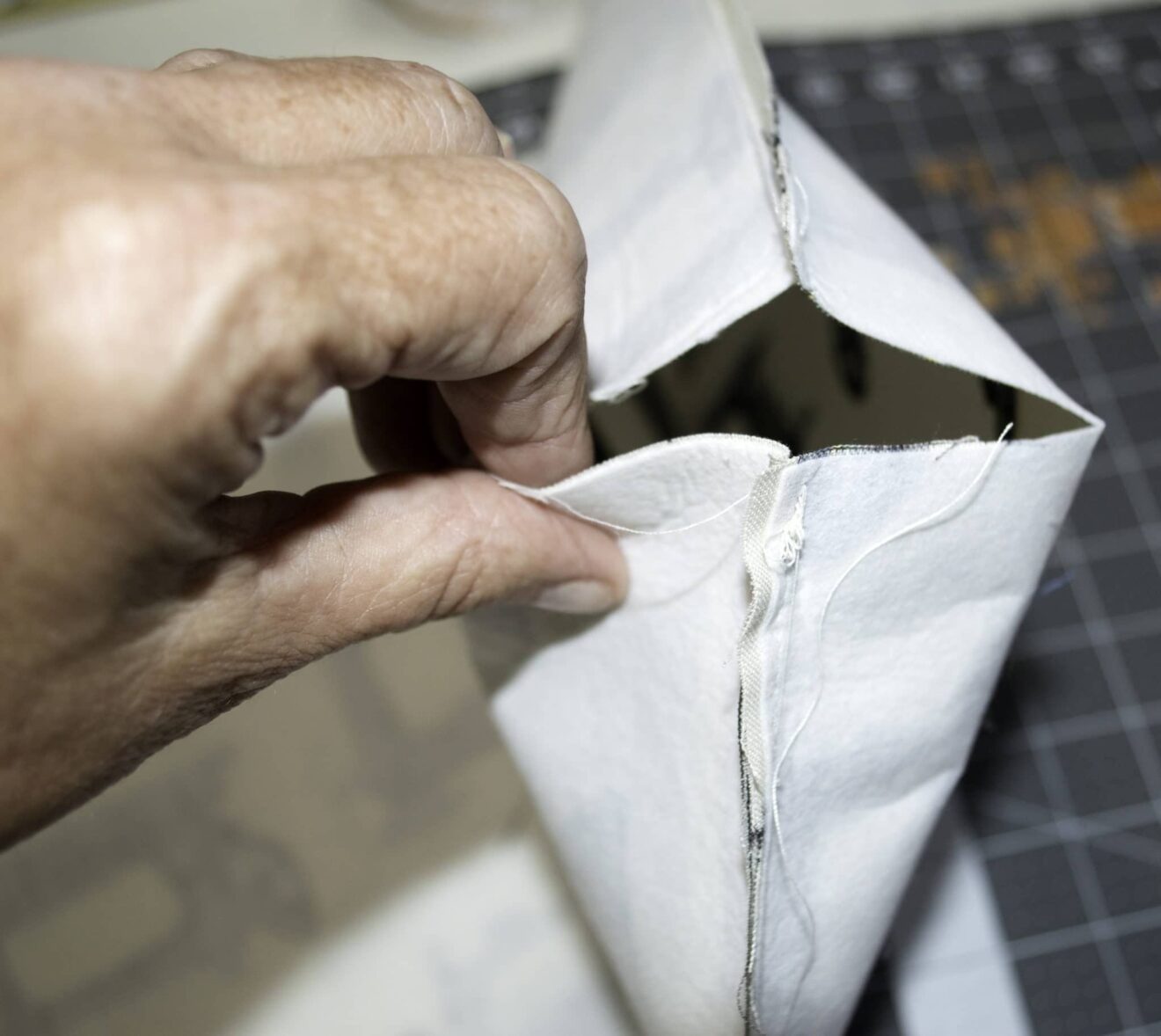 DIY Sewer's Tote Tutorial - Sew Very Crafty