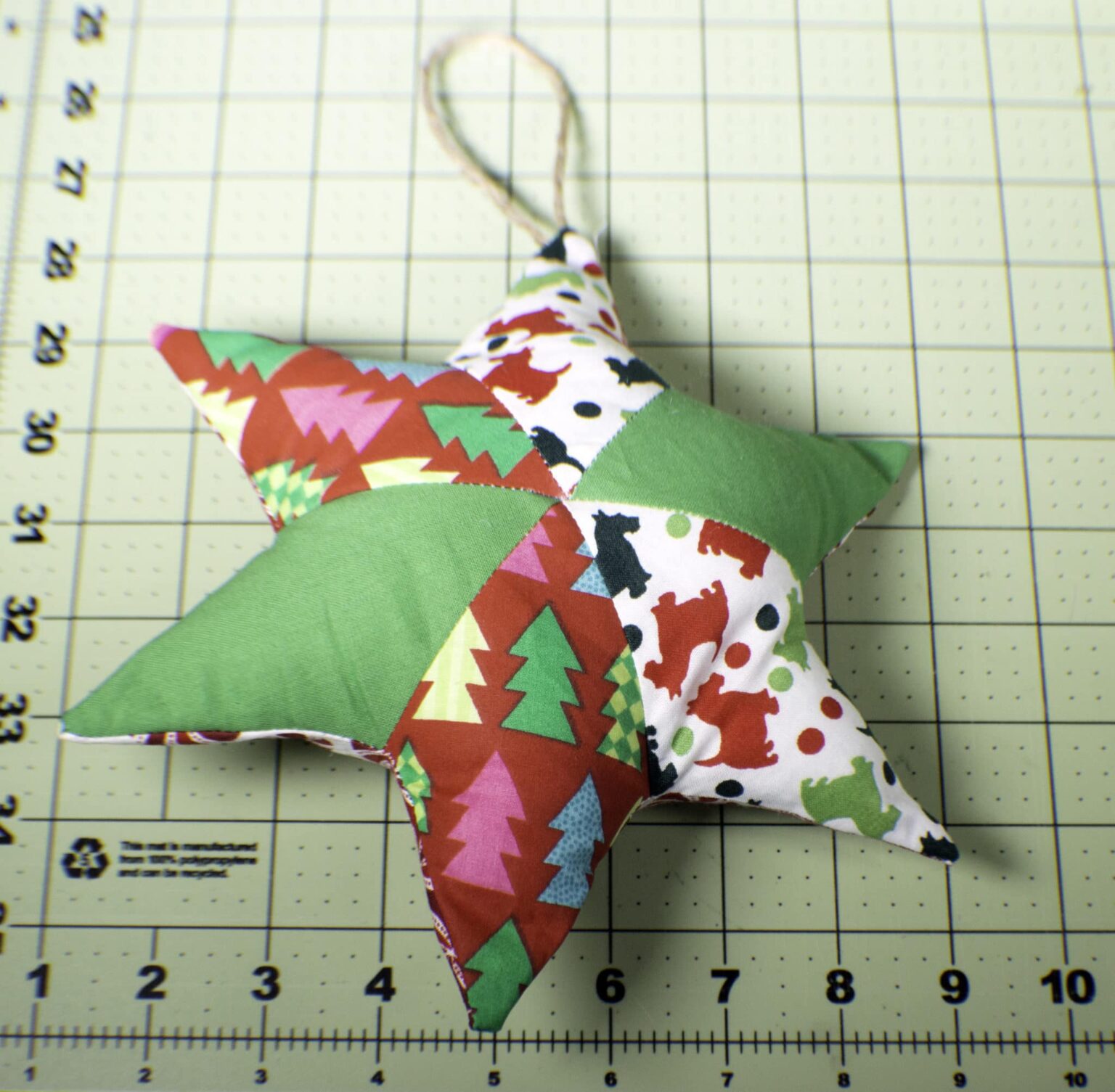 How to Make a Christmas Patchwork Star - Sew Very Crafty