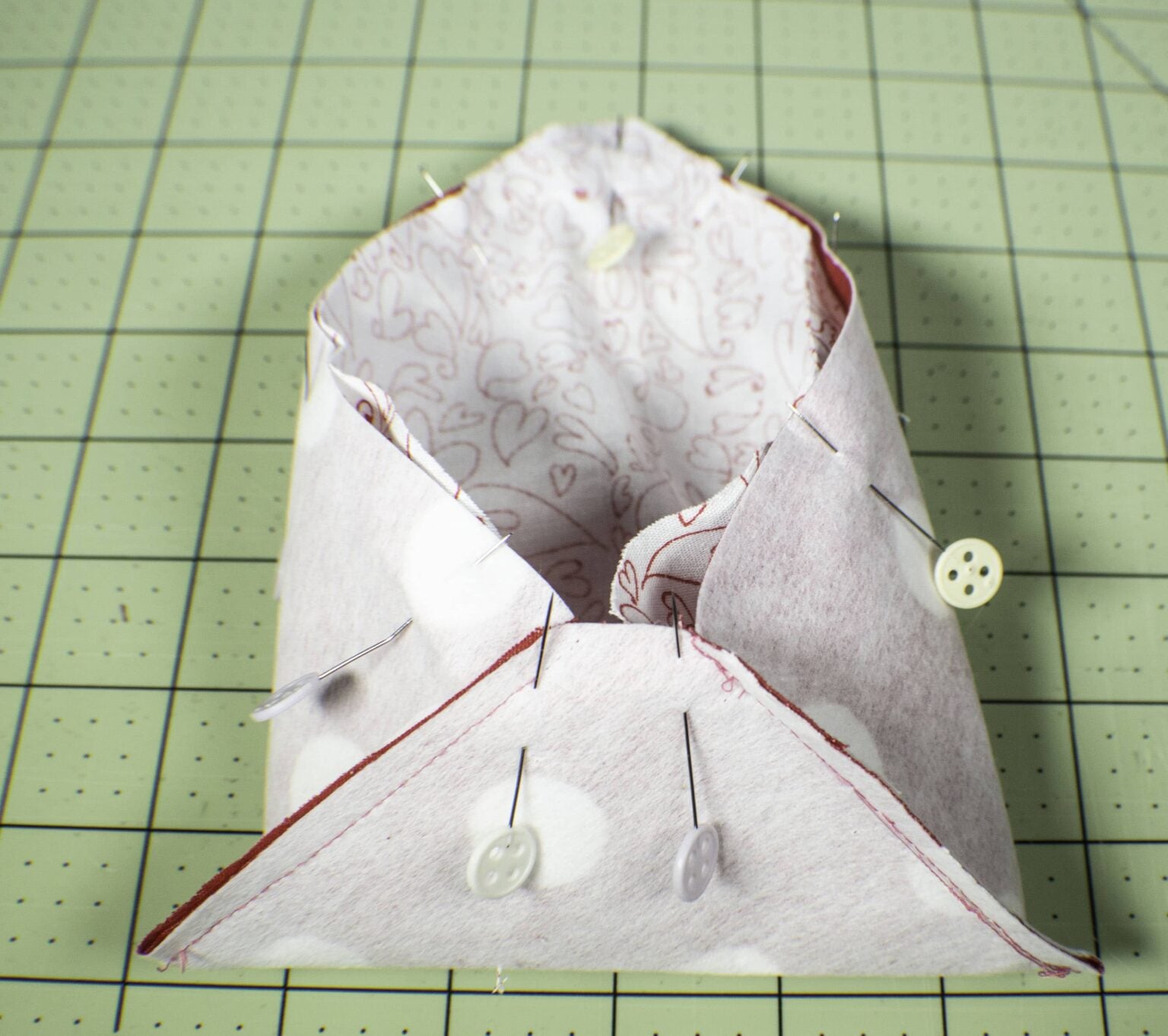 How to Make Fabric Envelopes - Sew Very Crafty